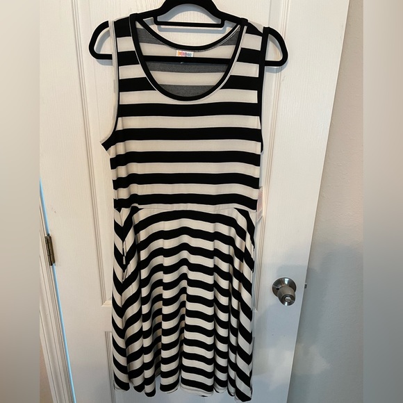 LuLaRoe | Dresses | Stripped Lularoe Nicki Dress | Poshmark